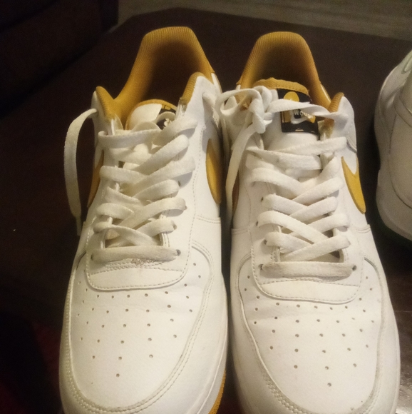 Nike | Shoes | White And Yellow Af | Poshmark